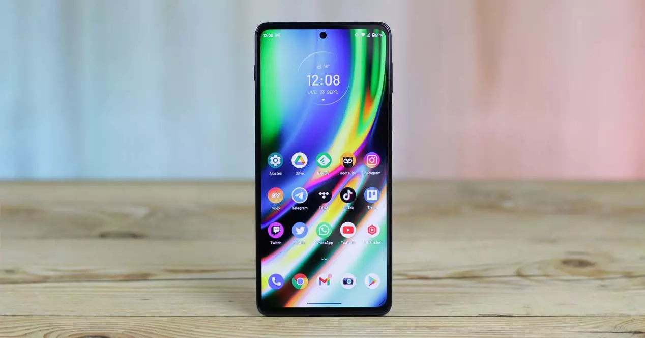 Testamos o Moto Edge 20 Pro, ele tem bastante potência? | ITIGIC