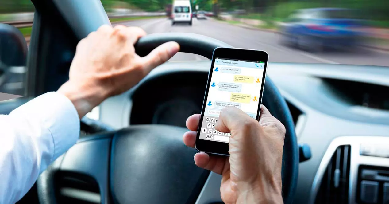 Rijden met je mobiel in je hand wordt nog serieuzer | ITIGISCH