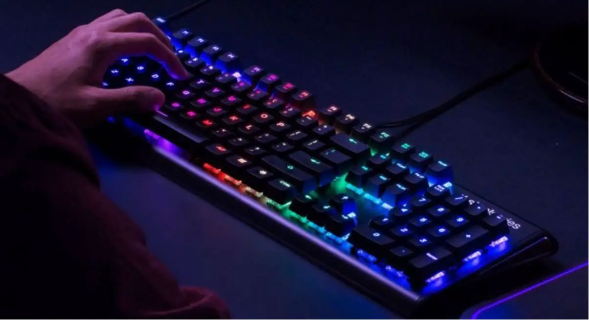 How to Build a Custom Keyboard: A Simple Guide (for 2022) | ITIGIC